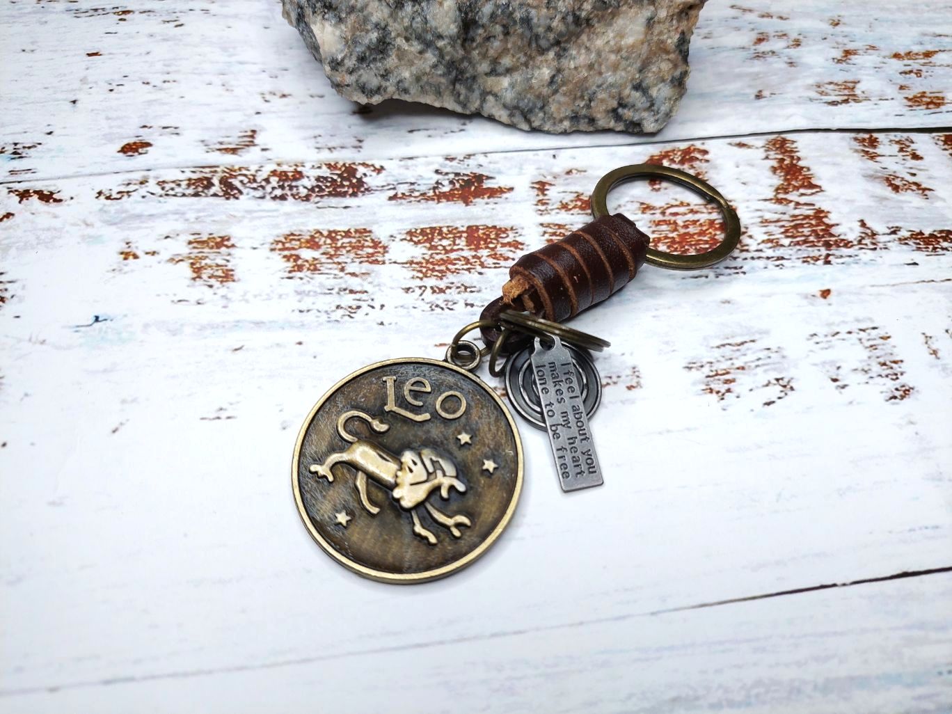 Atslēgu piekariņš ar Zodiaka zīmi Lauva - Biofamily.lv
